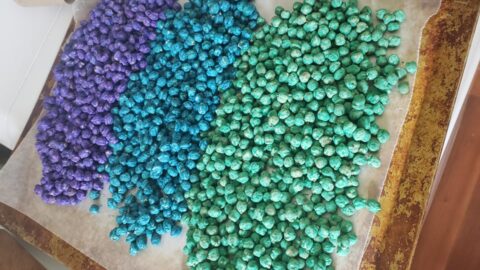 How to Dye Chickpeas (And a Rainbow Dyed Chickpea Recipe!)