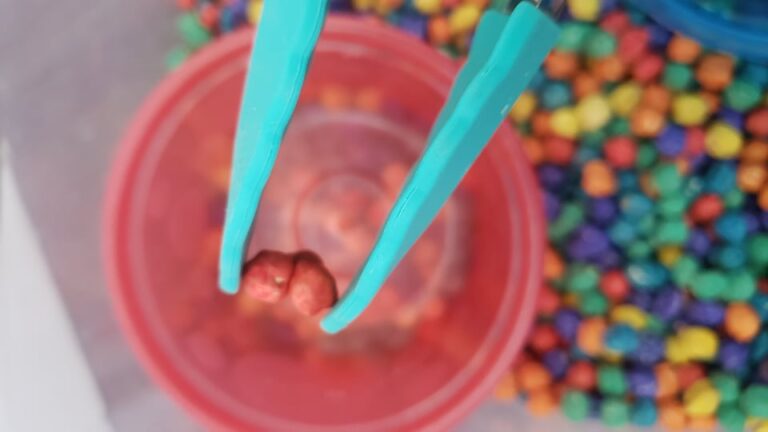 How to Dye Chickpeas (And a Rainbow Dyed Chickpea Recipe!)